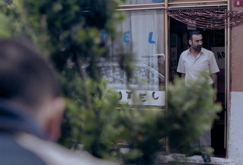 Yeniden Leyla Film Eleştirisi ve Yorumlar - OrtaKoltuk